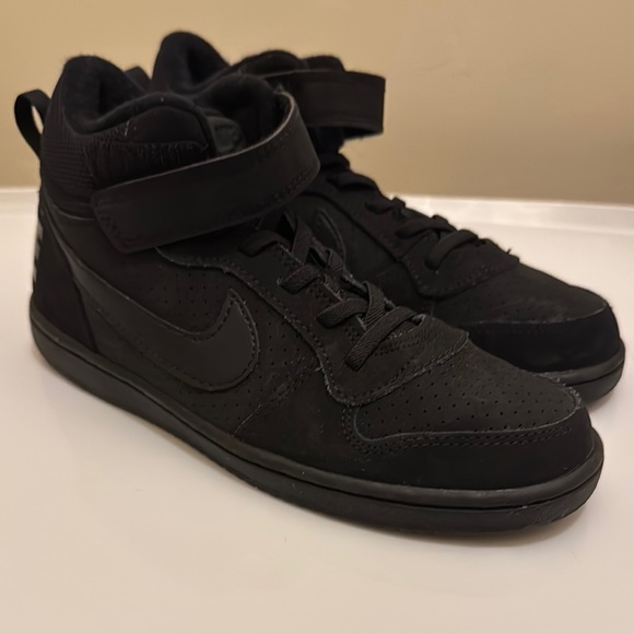 Nike | Shoes | Nike Black Hightop Sneakers | Poshmark